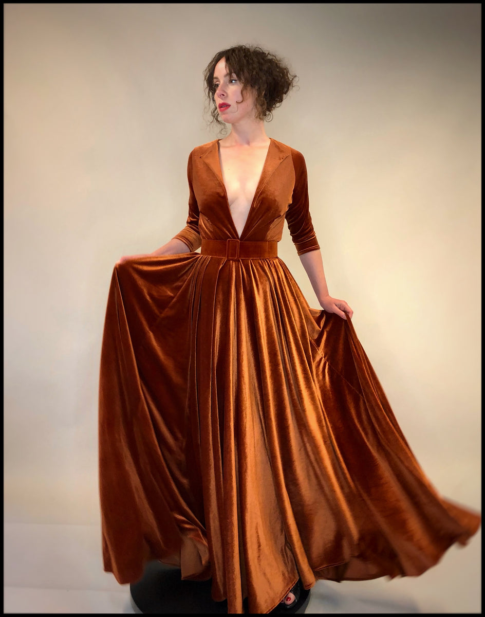 The Amber Velvet Gown – ALEXANDRAKING