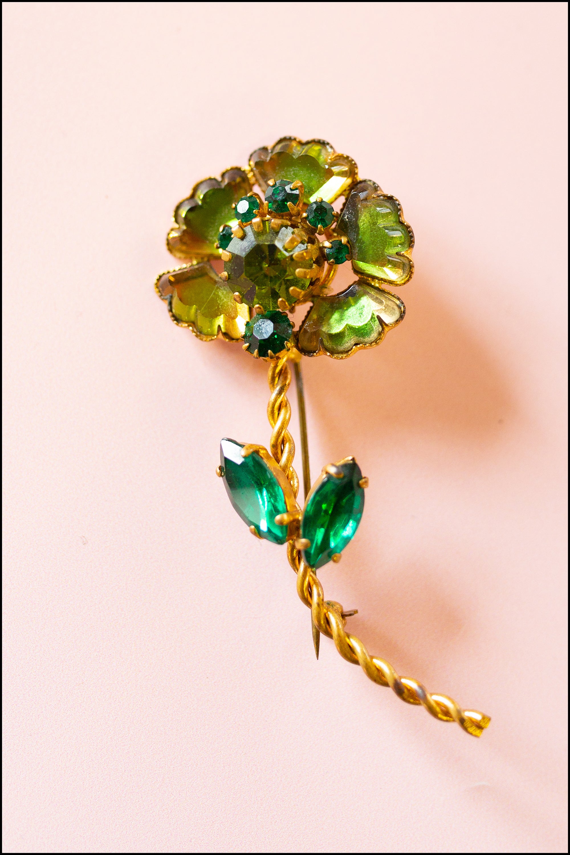 Vintage 1940s Green Flower Brooch – ALEXANDRAKING